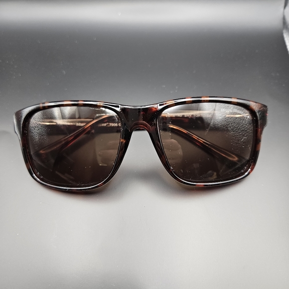 Marc Hunter | Accessories | Marc Hunter Shy Tortoise Sunglasses | Poshmark